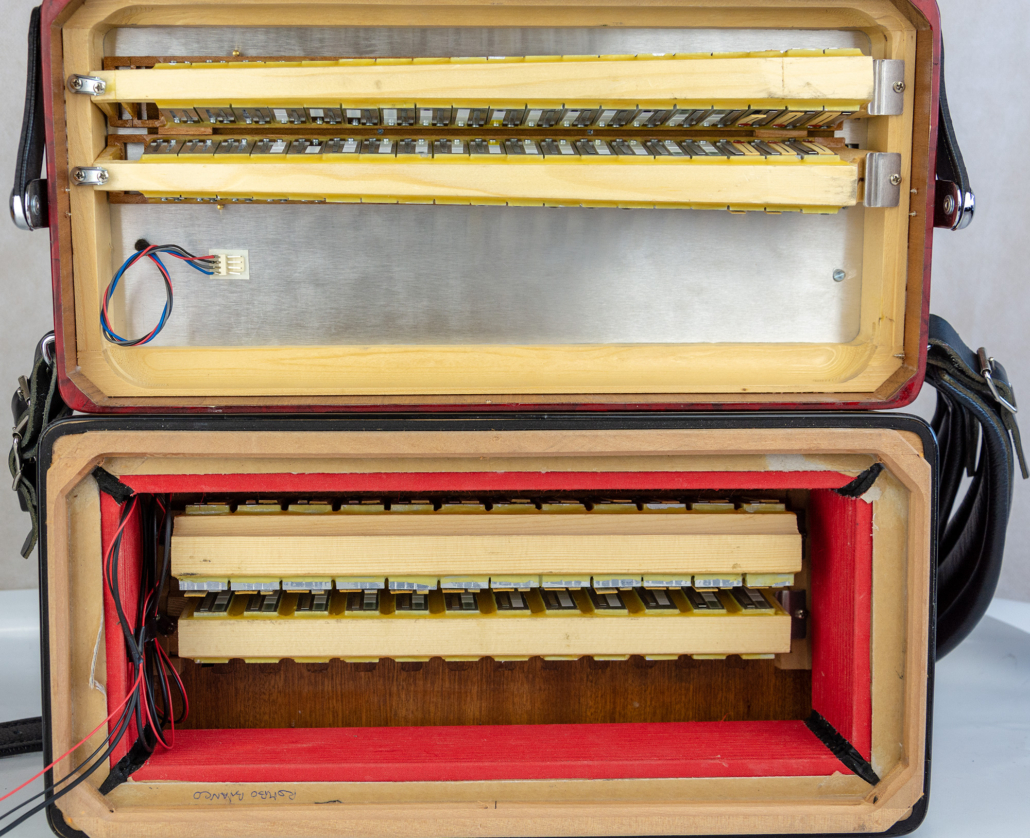 Manfrini 5 Row – 2 Voice - Accordion.co.uk